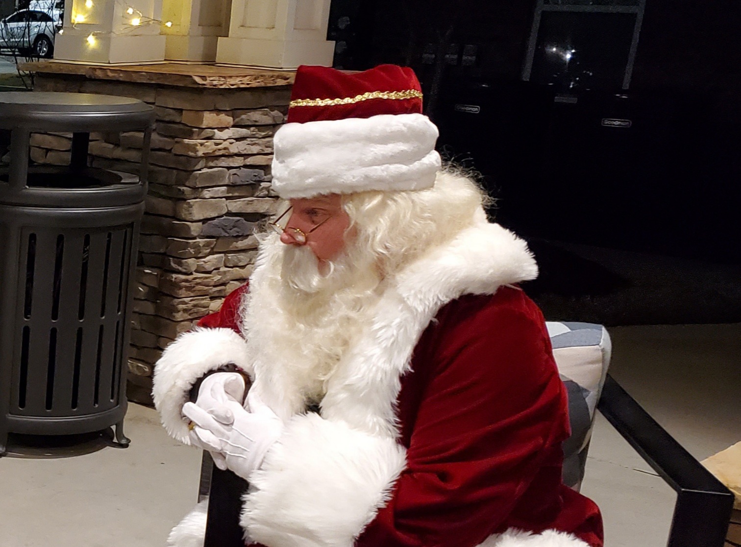 Maskless Santa hosts another Charlotte holiday event